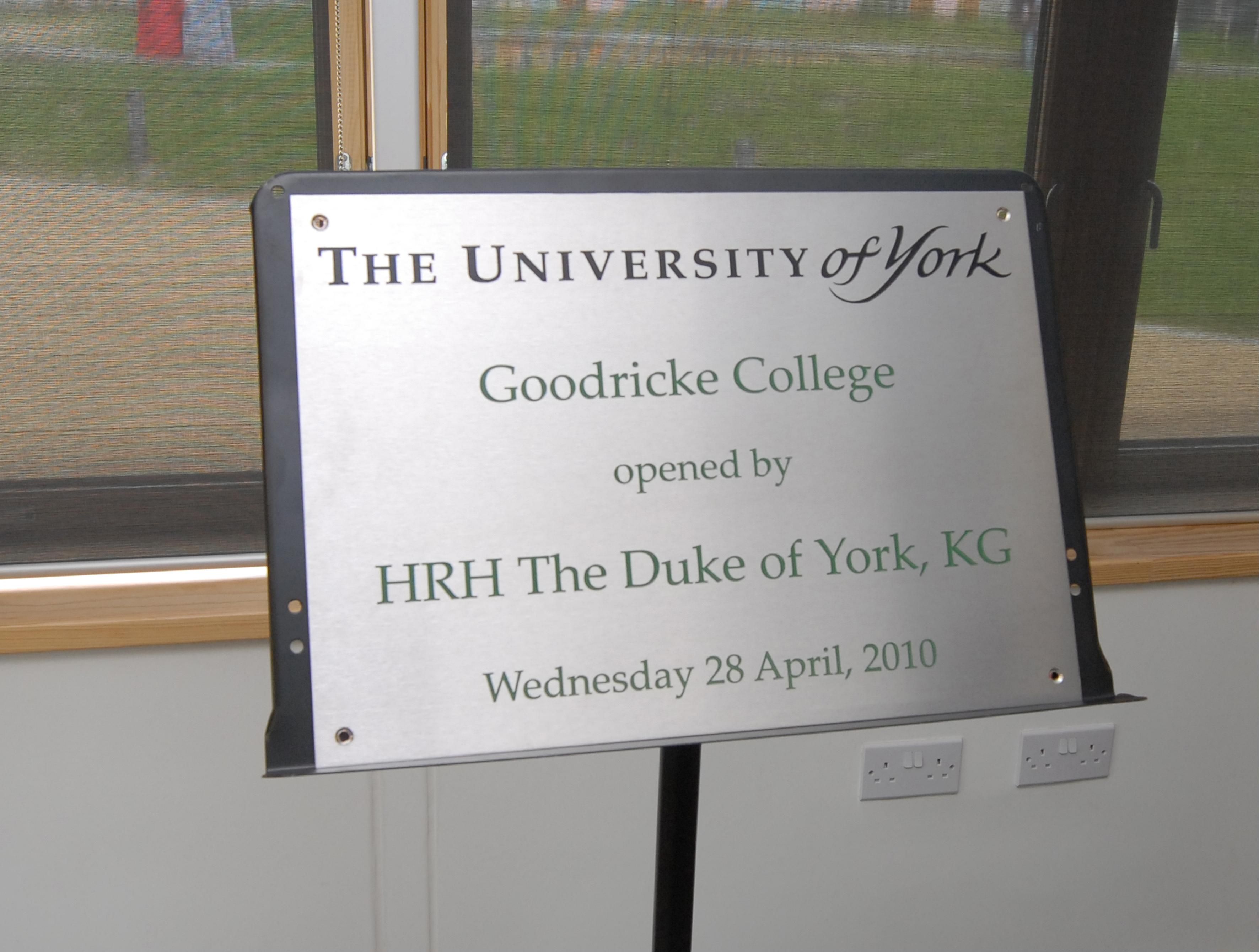 Commemorative plaque honoring the former Duke of York to be removed ...