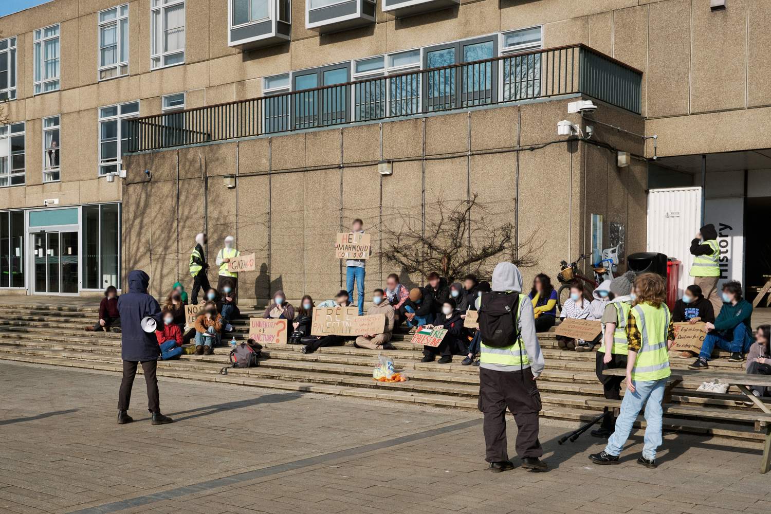 University responds to student demands concerning Gazan offer holders ...
