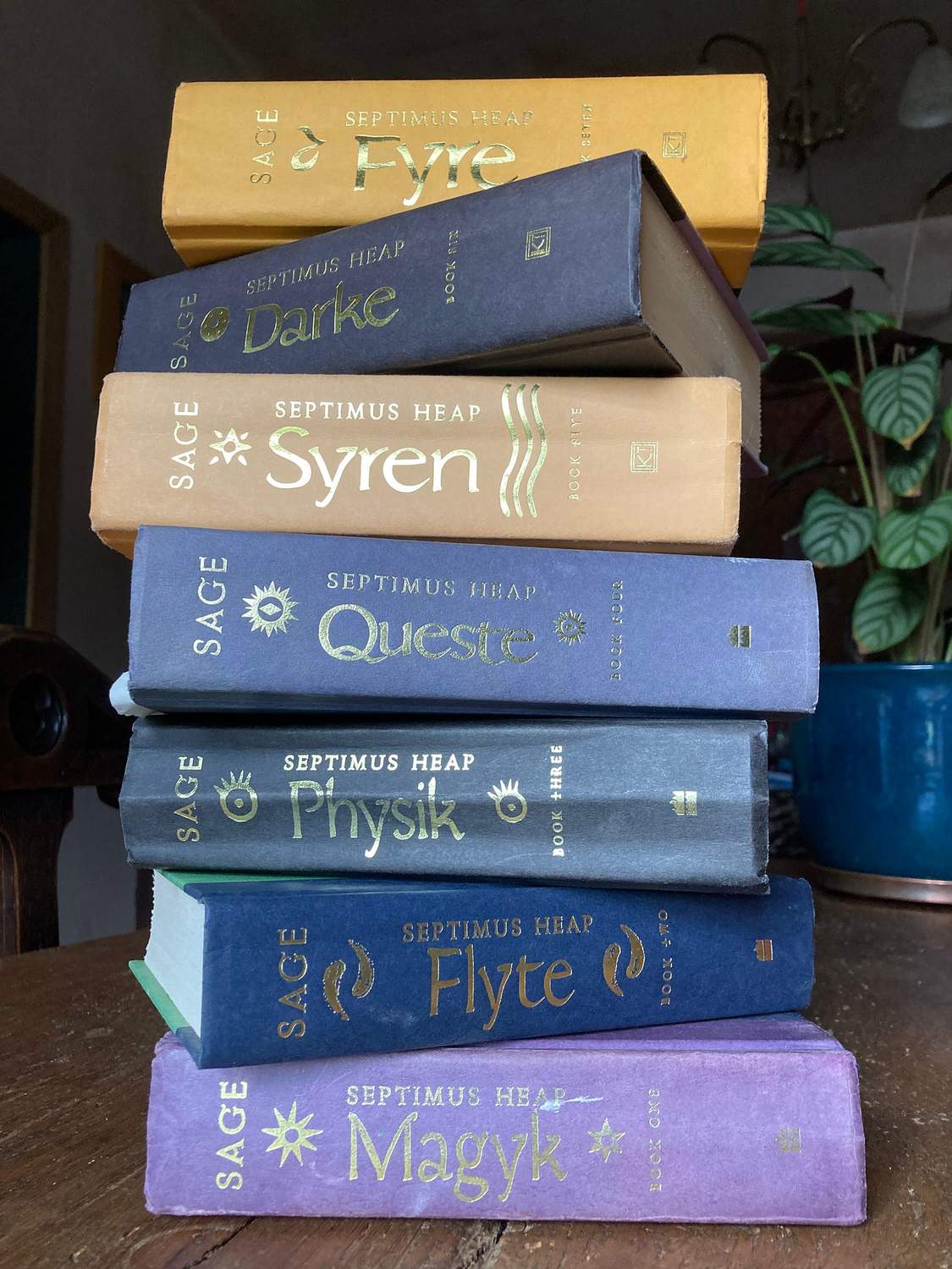Creative Writing Conversations: Angie Sage - Nouse