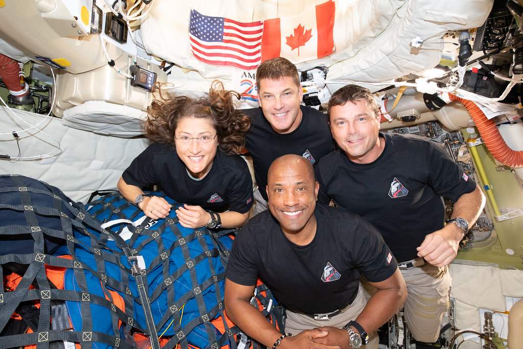 Humanity Prevails: the Success of the Artemis II Mission - Nouse